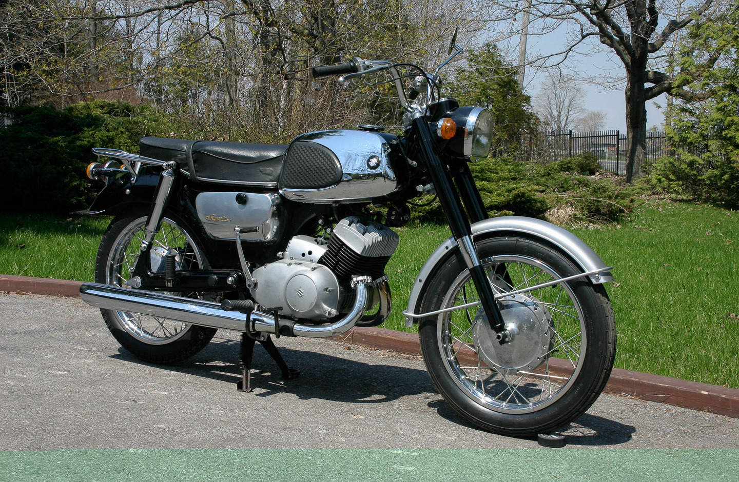 Suzuki T 10 (1962-1965) - ein Motorrad wie ein „Rolls-Royce“ auf zwei ...