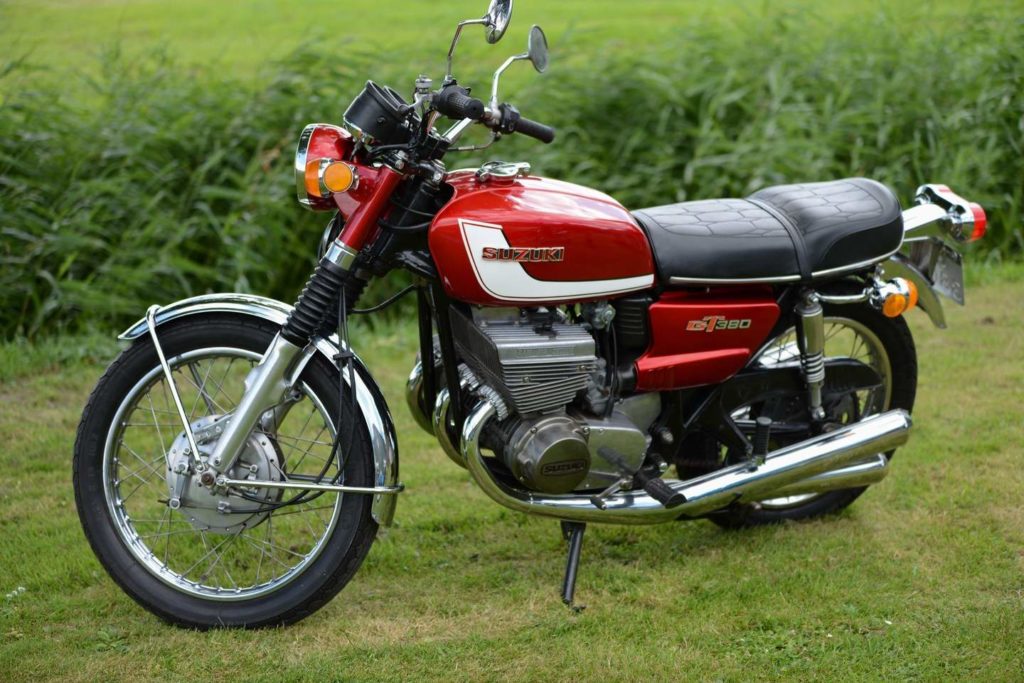 Suzuki GT 380 (1972-1980) - Erfolgreicher Oldtimer Zweitakt-Triple