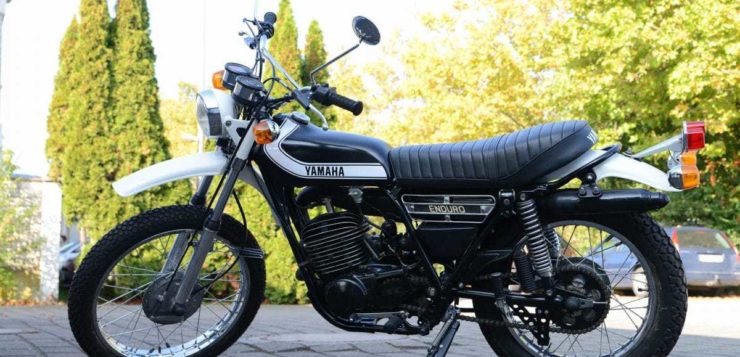 Yamaha DT 400 (1975-1980) - Die Enduro mit dem Flair von Abenteuer
