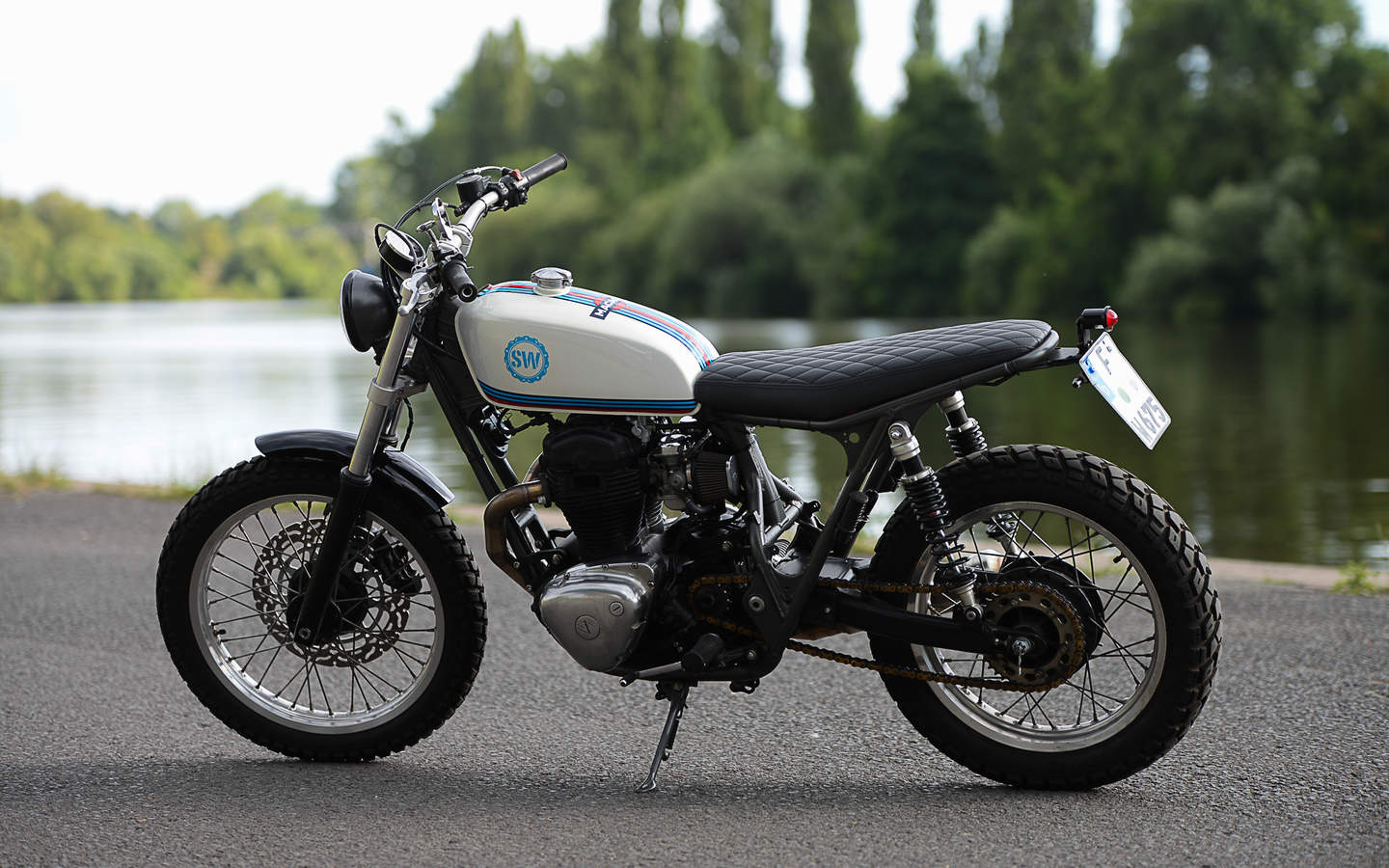 „MACACO-Racing“ Kawasaki W650 von Schlachtwerk