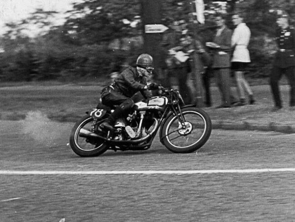 Motorradzubehör-Spezialist Detlev Louis expandiert in die Schweiz