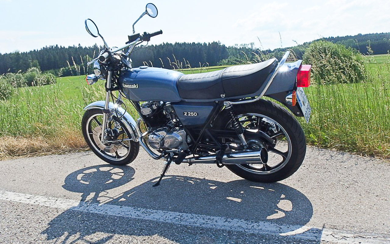 KAWASAKI Z 250 Twin (1978-1982) – Akashis schlanke Twin-Schönheit